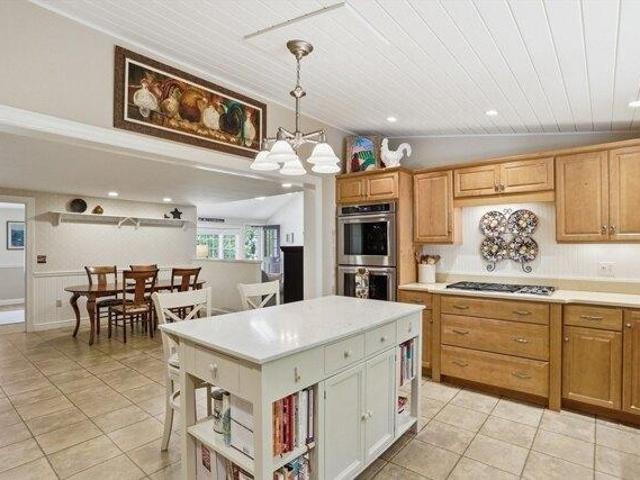 house with 4 bedroom, Acton MA ES104295760