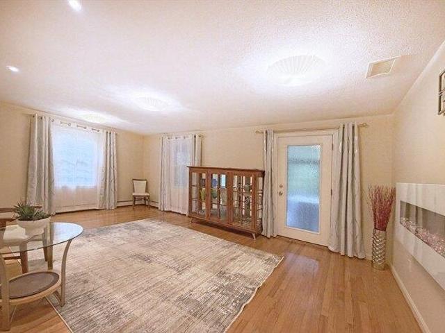 house with 4 bedroom, Acton MA ES104809408