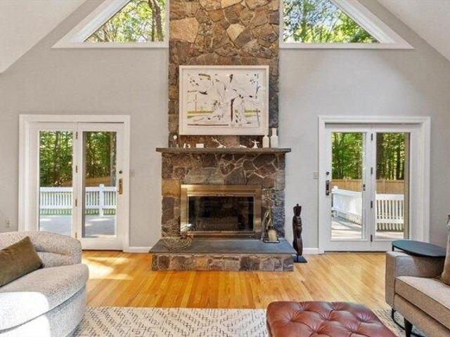 house with 4 bedroom, Acton MA ES105079623