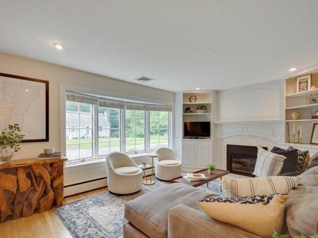 house with 4 bedroom, Acton MA ES105172621