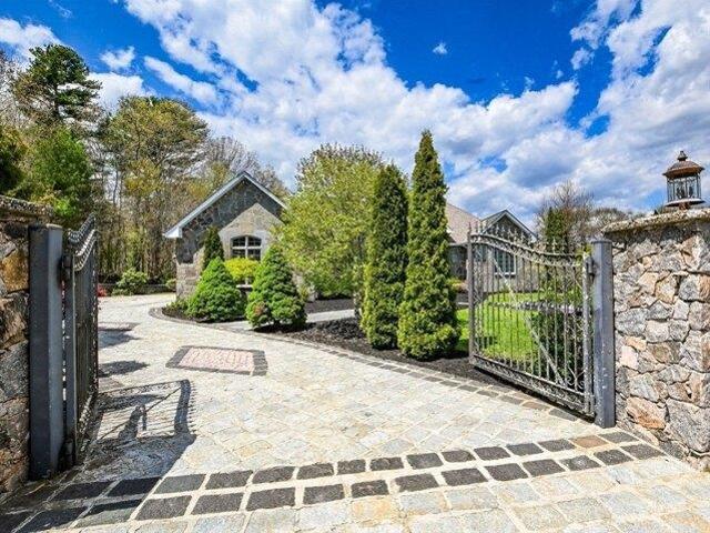 house with 4 bedroom, Acushnet MA ES104009472