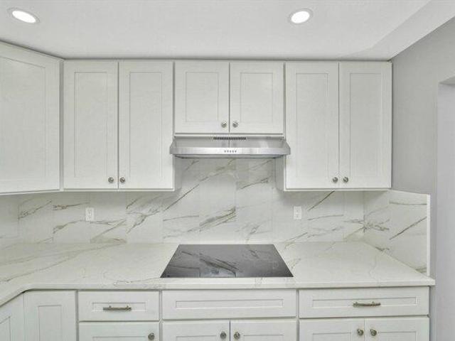 house with 4 bedroom, Abington MA DS102592136