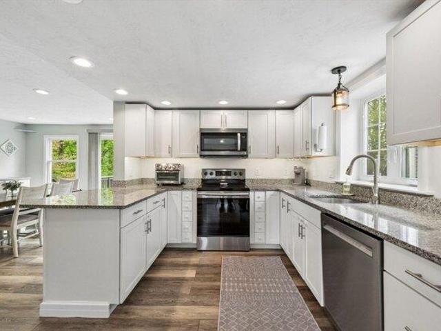 house with 4 bedroom, Abington MA ES103627788