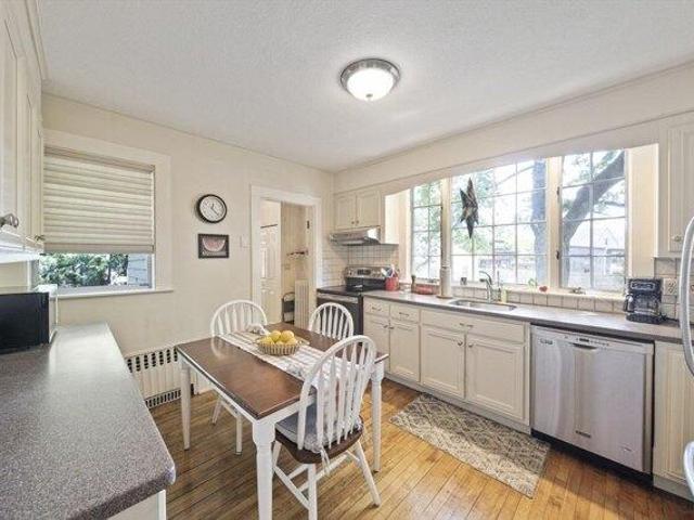 house with 4 bedroom, Abington MA ES105094600