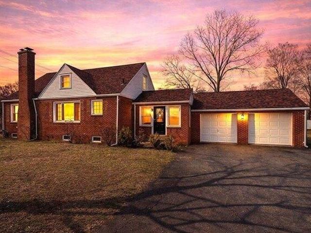 house with 4 bedroom, Agawam MA DLS102211550
