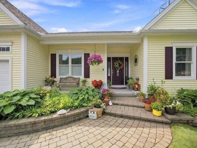 house with 4 bedroom, Agawam MA ES105658414
