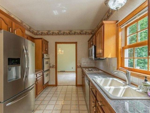 house with 4 bedroom, Agawam MA ES105144829