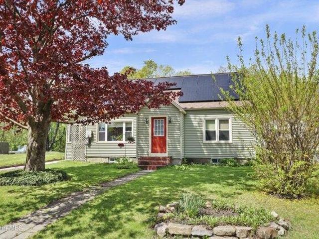 house with 4 bedroom, Adams MA ES105041107