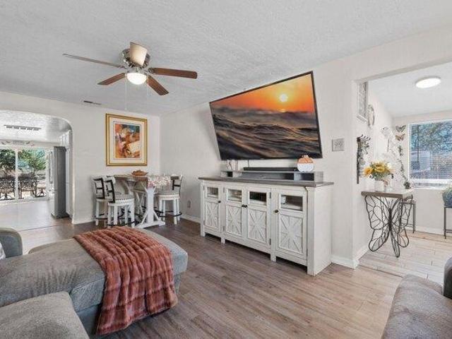house with 4 bedroom, Albuquerque NM DS88470635