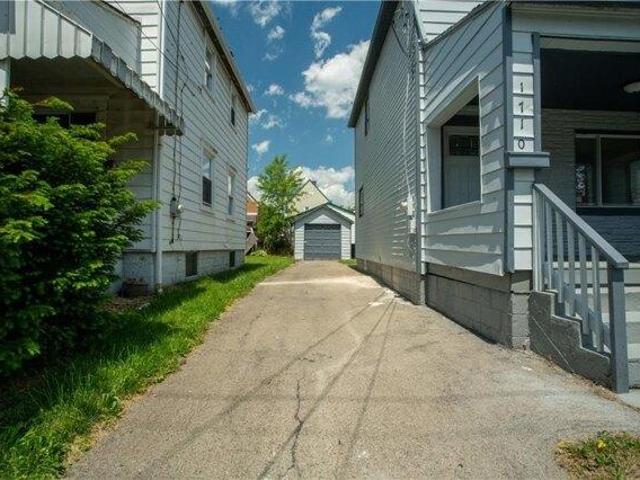 house with 4 bedroom, Aliquippa PA DS103627410
