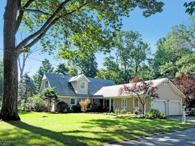 house with 4 bedroom, Allendale NJ DLS102729387