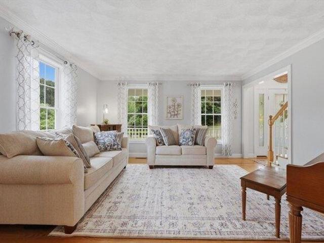 house with 4 bedroom, Amesbury MA ES105093348