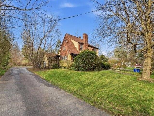 house with 4 bedroom, Amherst MA DLS101799989