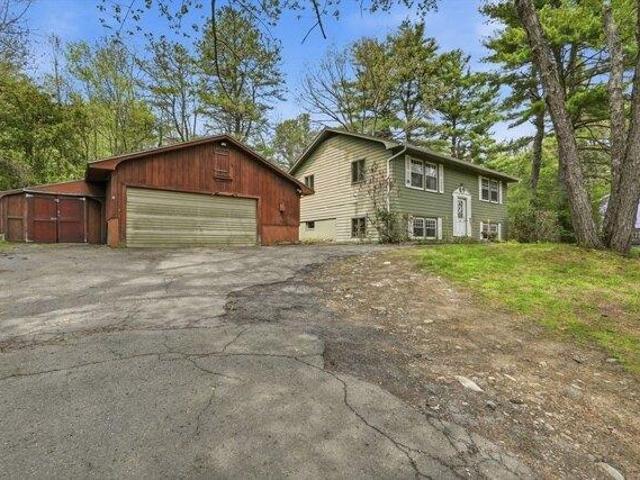 house with 4 bedroom, Amherst MA DLS103073468