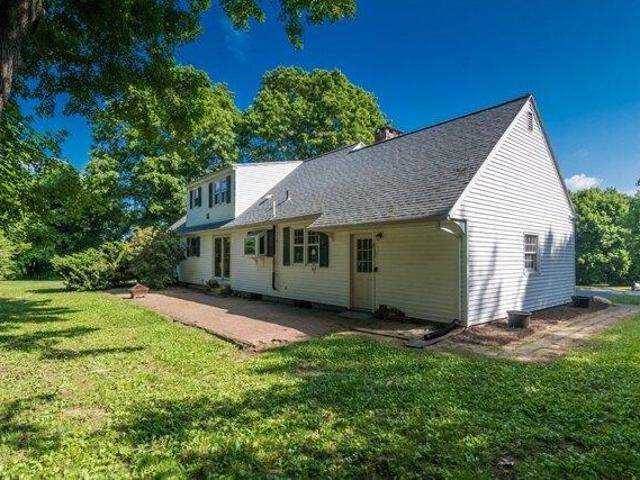 house with 4 bedroom, Amherst MA ES105080156