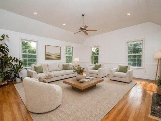 house with 4 bedroom, Amherst MA ES105095928