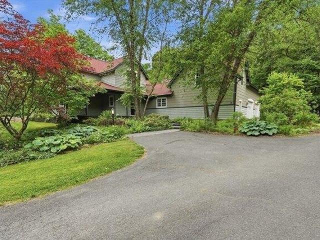 house with 4 bedroom, Amherst MA ES103885980