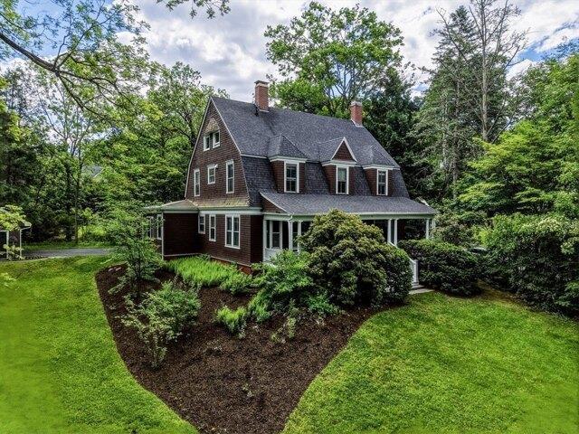 house with 4 bedroom, Amherst MA ES103931265