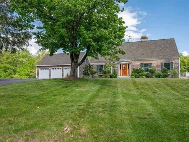 house with 4 bedroom, Amherst NH DLS103125810