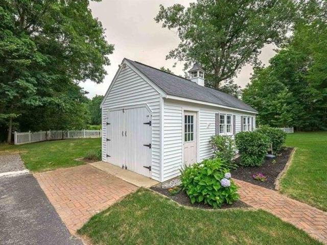 house with 4 bedroom, Amherst NH ES104263376