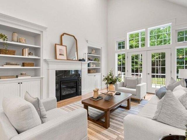 house with 4 bedroom, Amherst NH ES104541218