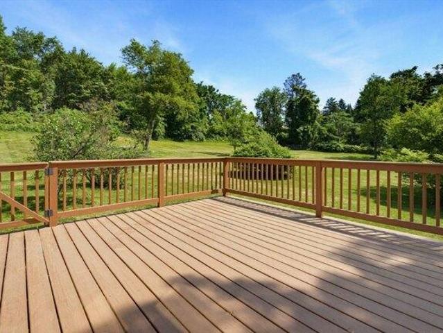 house with 4 bedroom, Amherst NH ES104757971