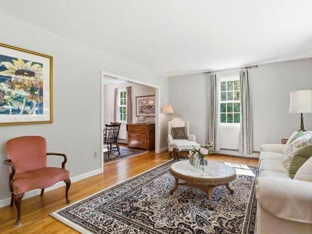 house with 4 bedroom, Amherst NH ES105175601