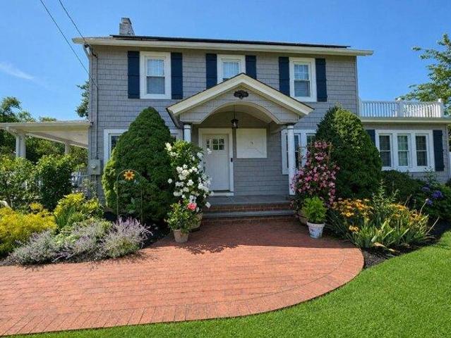 house with 4 bedroom, Amityville NY ES104906711