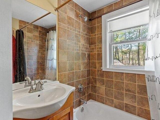 house with 4 bedroom, Andover MA DS103887455