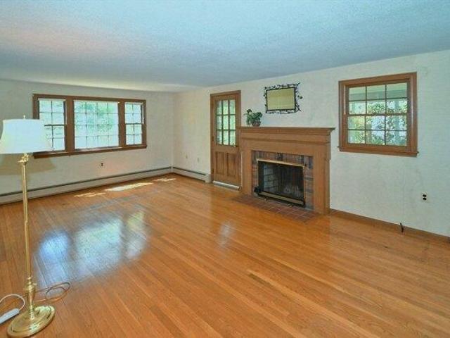 house with 4 bedroom, Andover MA ES104010825