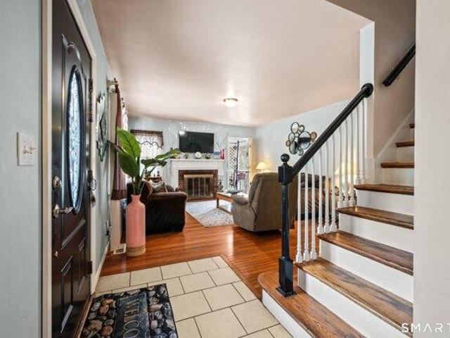 house with 4 bedroom, Ansonia CT DS103189142