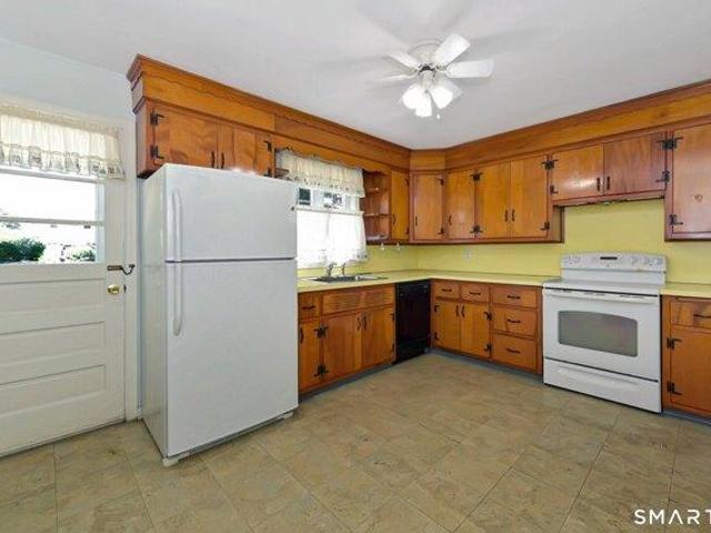 house with 4 bedroom, Ansonia CT ES105122694