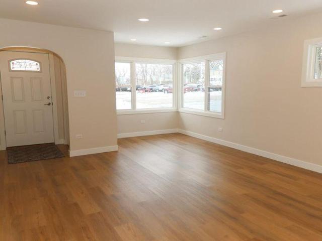 house with 4 bedroom, Antioch IL DLS101012043