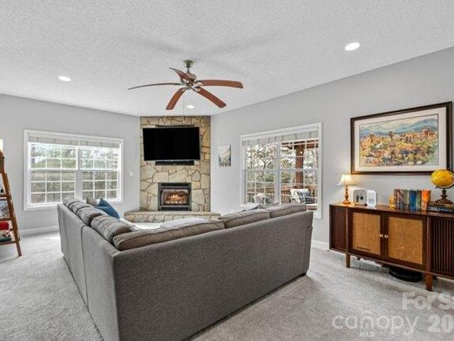 house with 4 bedroom, Asheville NC ES104902853