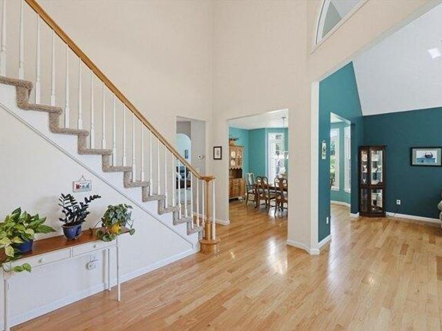 house with 4 bedroom, Ashland MA ES105095142