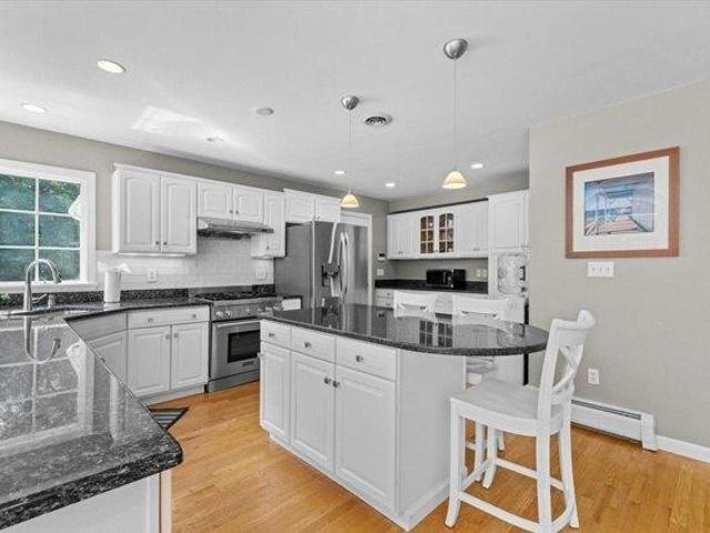 house with 4 bedroom, Ashland MA ES105116076