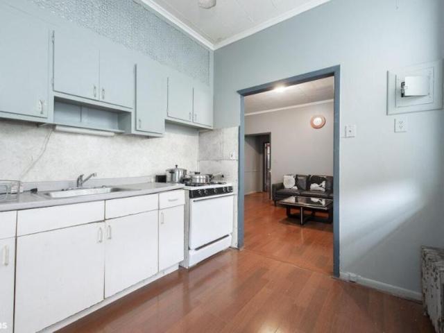 house with 4 bedroom, Astoria NY ES102245827