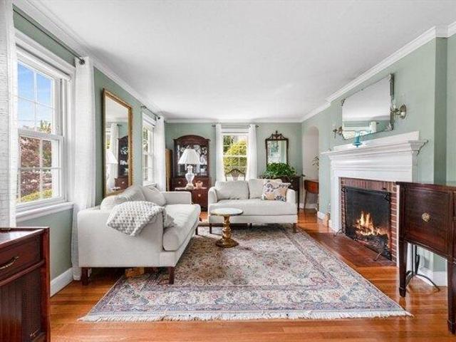 house with 4 bedroom, Arlington MA ES103444108