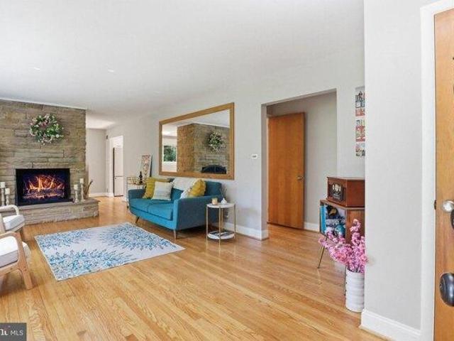 house with 4 bedroom, Arlington VA ES104902112