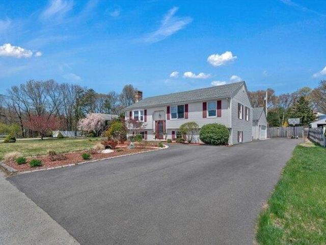 house with 4 bedroom, Attleboro MA DLS102824225
