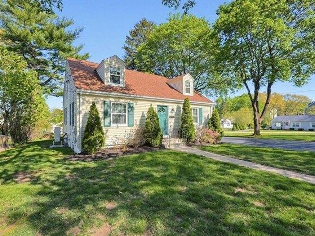 house with 4 bedroom, Attleboro MA DLS102822630