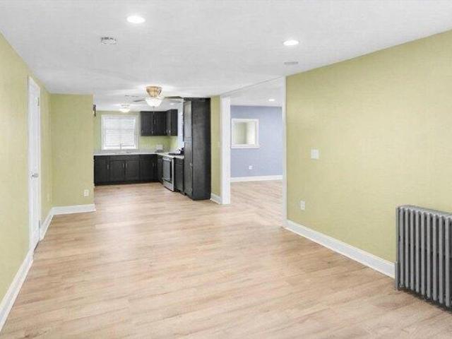 house with 4 bedroom, Attleboro MA DS101957852
