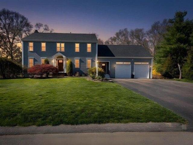 house with 4 bedroom, Attleboro MA DS101999295