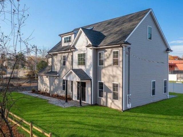 house with 4 bedroom, Attleboro MA DS102478328