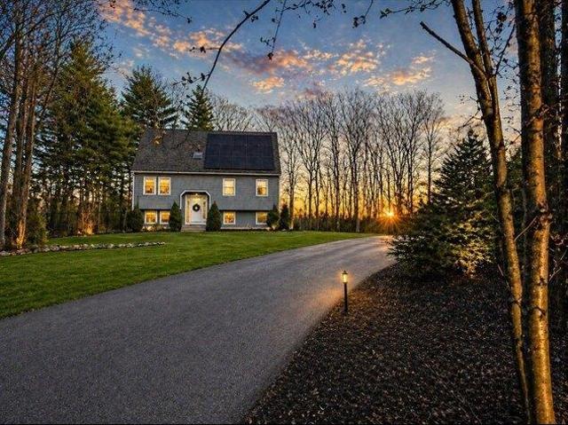house with 4 bedroom, Attleboro MA DS102342840