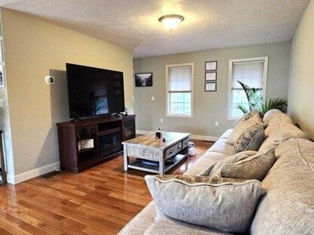 house with 4 bedroom, Attleboro MA DS102372825