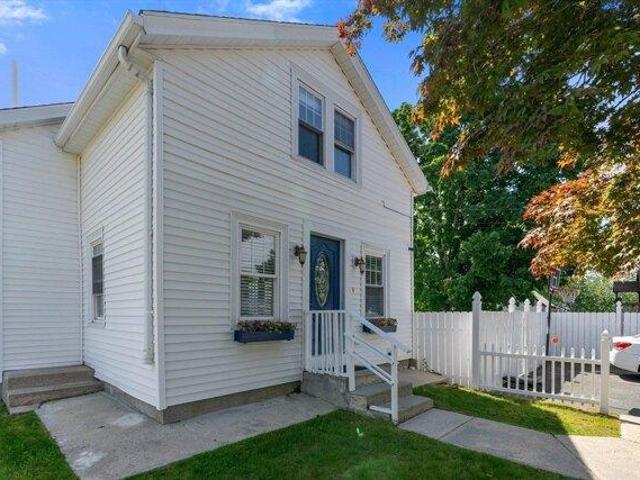 house with 4 bedroom, Attleboro MA DS103493956