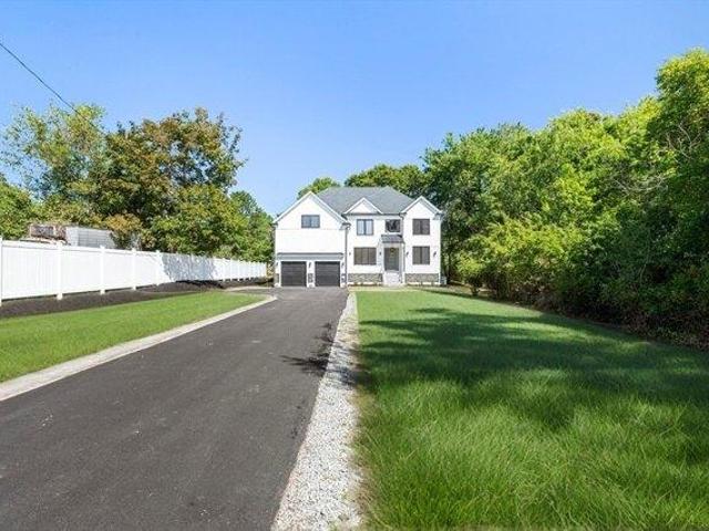 house with 4 bedroom, Attleboro MA ES103431190