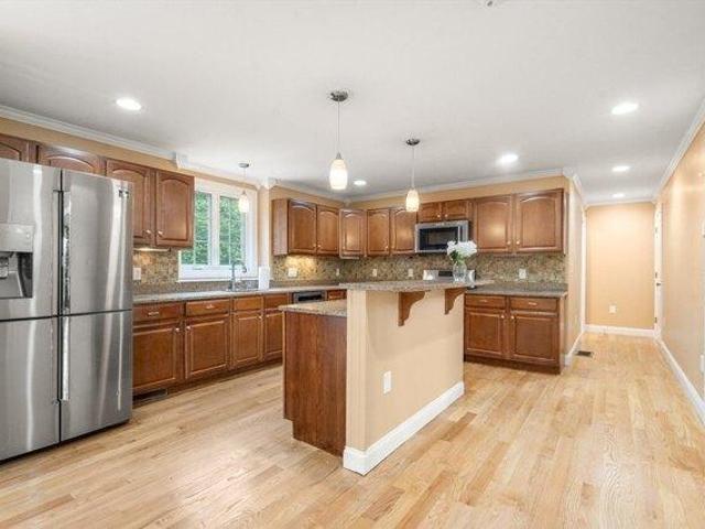 house with 4 bedroom, Attleboro MA ES103806993