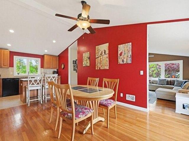 house with 4 bedroom, Attleboro MA ES103098165